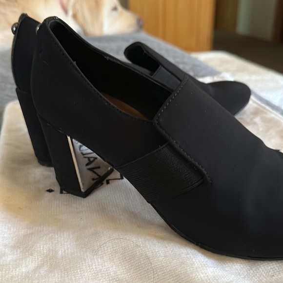 Donald J. Pliner | Shoes | Donald Pliner Vintage Stretch Crepe Square ...